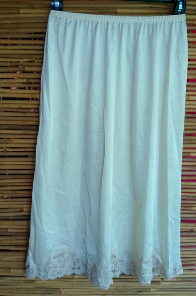 Vanity Fair | Intimates & Sleepwear | Vanity Fair S White Half Slip ...